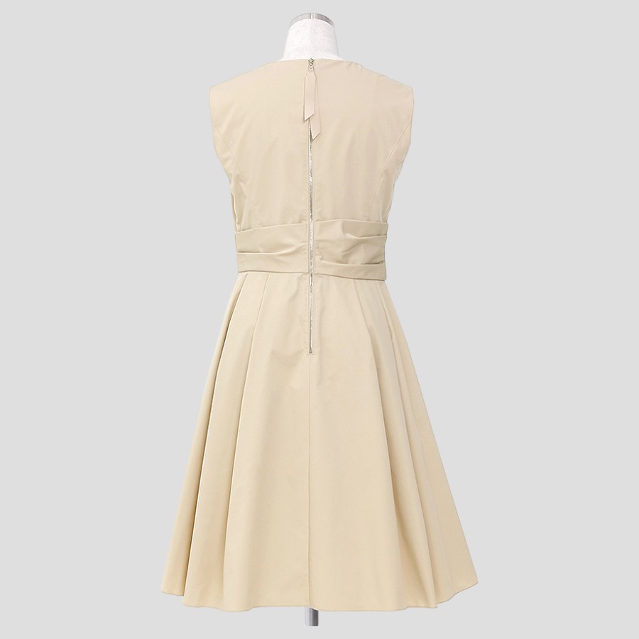 フィット＆フレア タックデザインワンピース（Mサイズ / ベージュ / FOXEY（フォクシー）） / 【公式】Brista（ブリスタ）-洋服サブスク・レンタル